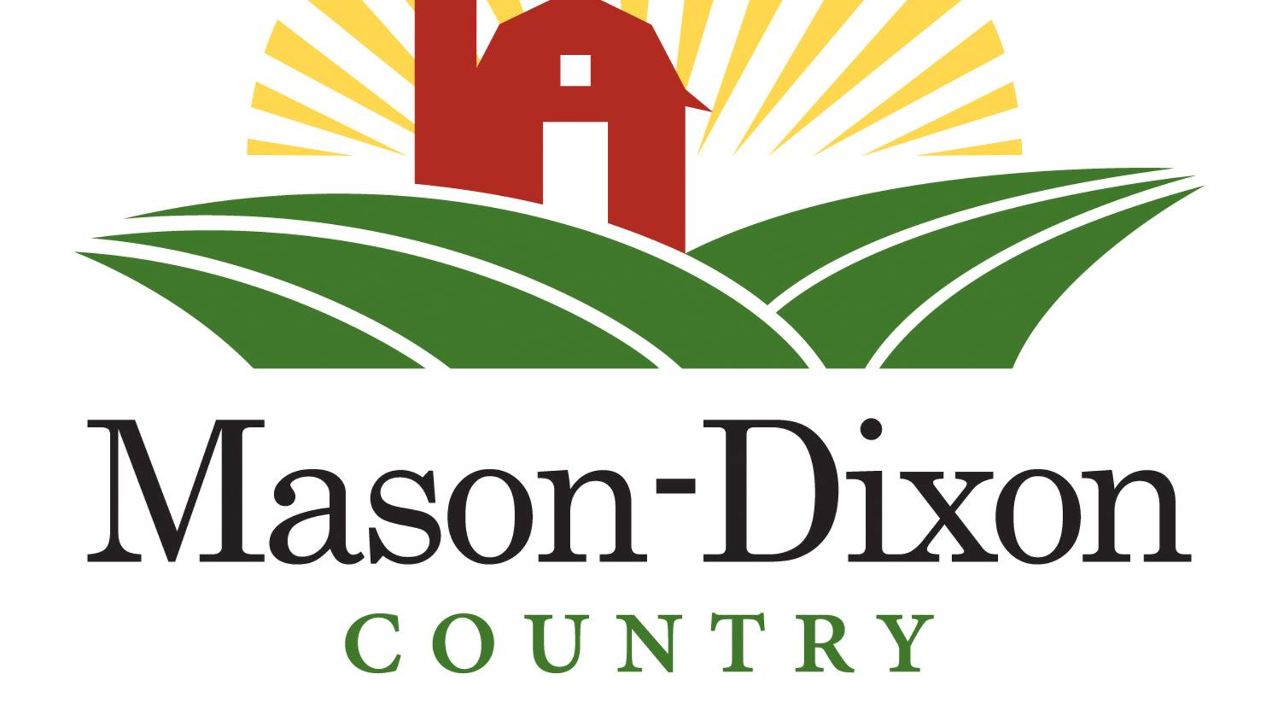 Highland Holiday Tractor Parade Parking at Enfield Farm with Parade ...